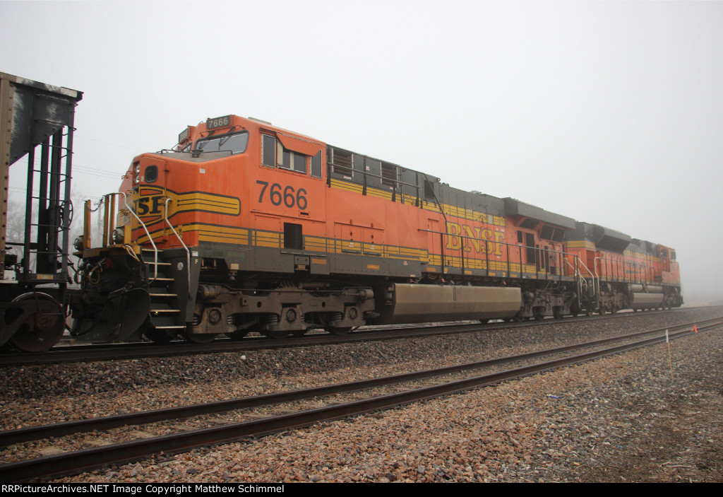 BNSF 7666